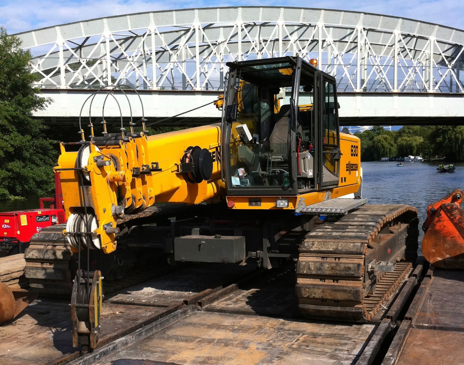 Jones Crawler Cranes Hire and Sale of Telescopic and Lattice Boom ...